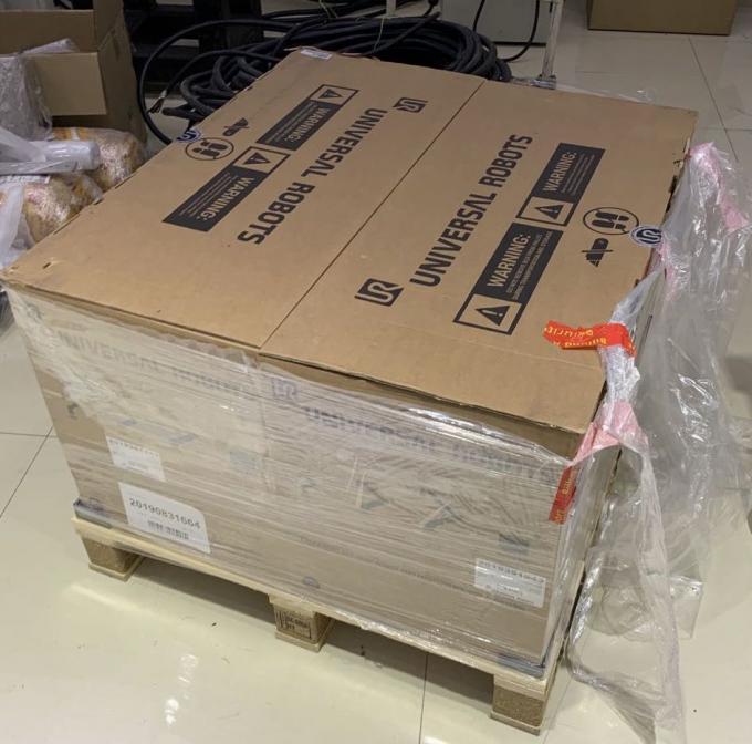 Robot Arm UR10 Matched with EOAT Onrobot Gripper Pressure Sensing ...